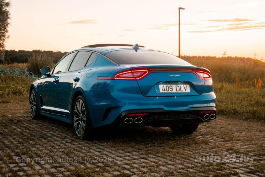 Blue Kia Stinger 2019 in Tallinn, with an engine capacity of 2.00 L and mileage of 98 thousand km for 22500 €, photo 6 on AUTOMOTO.COM.LV