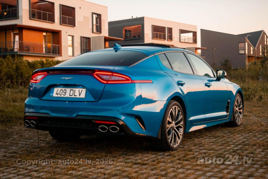 Blue Kia Stinger 2019 in Tallinn, with an engine capacity of 2.00 L and mileage of 98 thousand km for 22500 €, photo 8 on AUTOMOTO.COM.LV