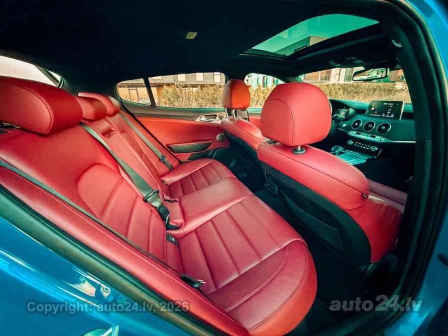 Blue Kia Stinger 2019 in Tallinn, with an engine capacity of 2.00 L and mileage of 98 thousand km for 22500 €, photo 15 on AUTOMOTO.COM.LV