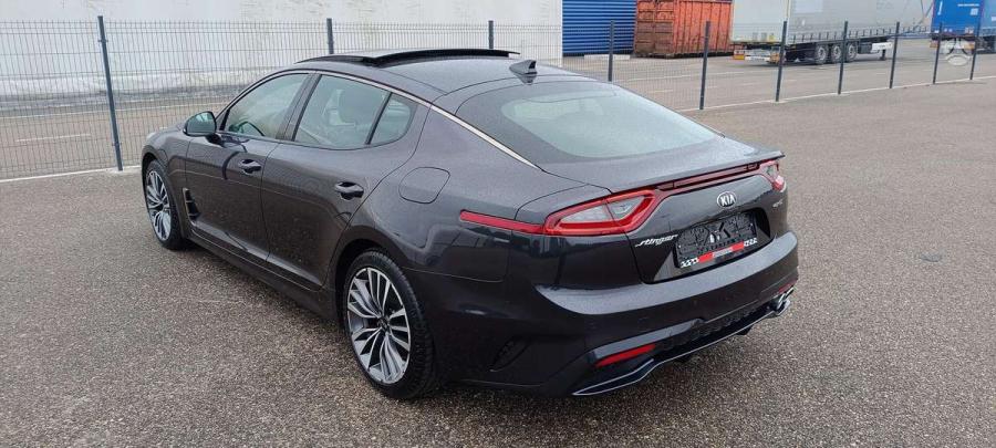 Brown Kia Stinger 2018 in Kaunas, with an engine capacity of 2.20 L and mileage of 201 thousand km for 14850 €, photo 8 on AUTOMOTO.COM.LV