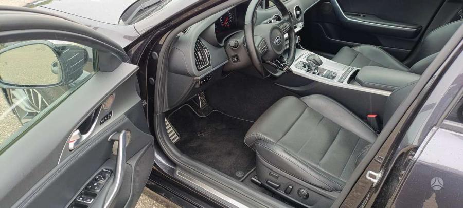 Brown Kia Stinger 2018 in Kaunas, with an engine capacity of 2.20 L and mileage of 201 thousand km for 14850 €, photo 11 on AUTOMOTO.COM.LV