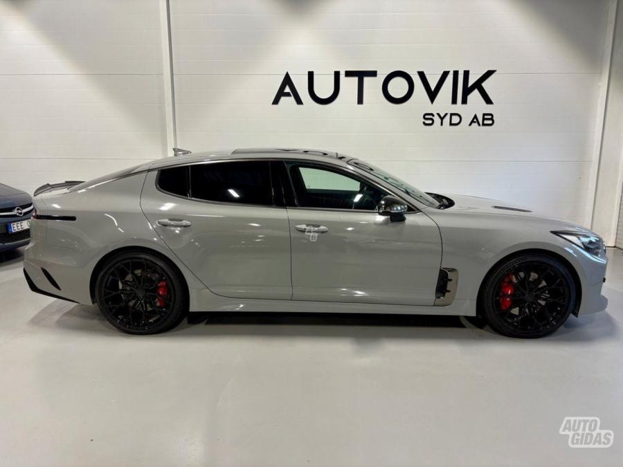 Grey Kia Stinger 2018 in Kaunas, with an engine capacity of 0.00 L and mileage of 85 thousand km for 35254 €, photo 2 on AUTOMOTO.COM.LV