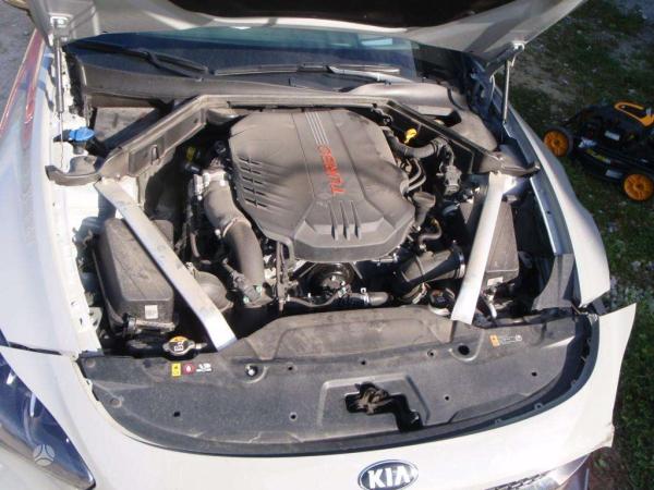 Grey Kia Stinger 2019 in Vilnius, with an engine capacity of 3.34 L and mileage of 29 thousand km for 19400 €, photo 11 on AUTOMOTO.COM.LV