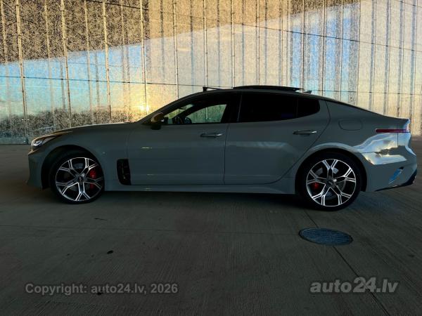 Grey Kia Stinger 2019 in Tartu, with an engine capacity of 3.30 L and mileage of 121 thousand km for 24999 €, photo 7 on AUTOMOTO.COM.LV