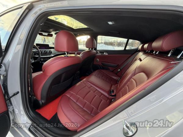 Grey Kia Stinger 2021 in Tallinn, with an engine capacity of 3.30 L and mileage of 72 thousand km for 28900 €, photo 11 on AUTOMOTO.COM.LV