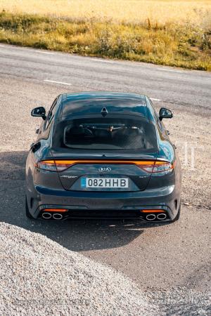 Pelēks Kia Stinger 2021 Tartu, ar dzinēja tilpumu 3.30 L un nobraukumu 96 tūkst. km par 34000 €, foto 5 vietnē AUTOMOTO.COM.LV