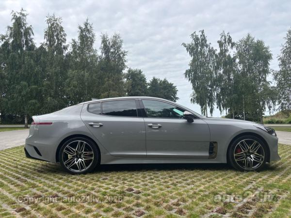 Kia Stinger 2021 in Tallinn on AUTOMOTO.COM.LV Grey Kia Stinger 2021 in Tallinn, with an engine capacity of 3.30 L and mileage of 88 thousand km for 32500 €, photo 3 on AUTOMOTO.COM.LV