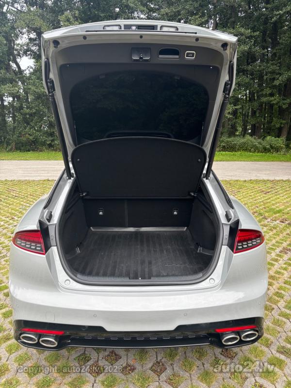 Kia Stinger 2021 in Tallinn on AUTOMOTO.COM.LV Grey Kia Stinger 2021 in Tallinn, with an engine capacity of 3.30 L and mileage of 88 thousand km for 32500 €, photo 11 on AUTOMOTO.COM.LV