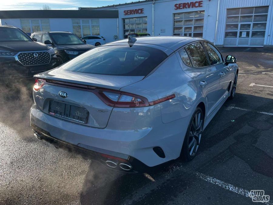 Pelēks Kia Stinger 2017 Kauņa, ar dzinēja tilpumu 3.30 L un nobraukumu 94 tūkst. km par 29502 €, foto 5 vietnē AUTOMOTO.COM.LV