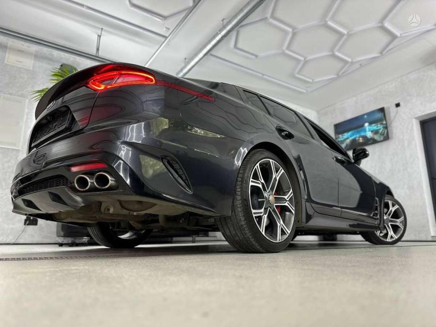 Pelēks Kia Stinger 2018 Kauņa, ar dzinēja tilpumu 3.30 L un nobraukumu 82 tūkst. km par 23000 €, foto 9 vietnē AUTOMOTO.COM.LV