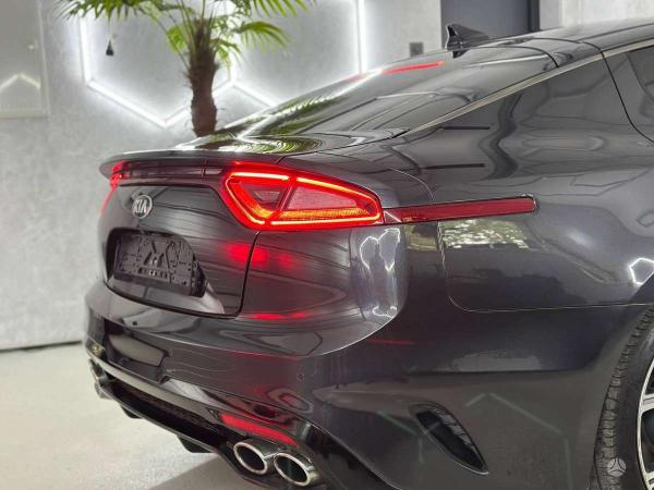 Grey Kia Stinger 2018 in Kaunas, with an engine capacity of 3.30 L and mileage of 82 thousand km for 23000 €, photo 10 on AUTOMOTO.COM.LV