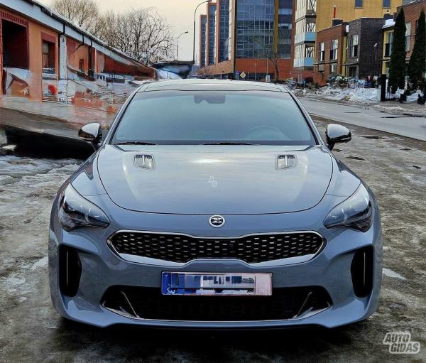 Grey Kia Stinger 2021 in Palanga, with an engine capacity of 3.30 L and mileage of 106 thousand km for 28500 €, photo 1 on AUTOMOTO.COM.LV