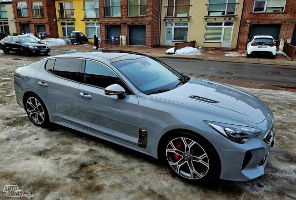 Grey Kia Stinger 2021 in Palanga, with an engine capacity of 3.30 L and mileage of 106 thousand km for 28500 €, photo 4 on AUTOMOTO.COM.LV