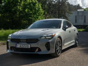Grey Kia Stinger 2022 in Vilnius, with an engine capacity of 2.50 L and mileage of 79 thousand km for 20000 €, photo  on AUTOMOTO.COM.LV
