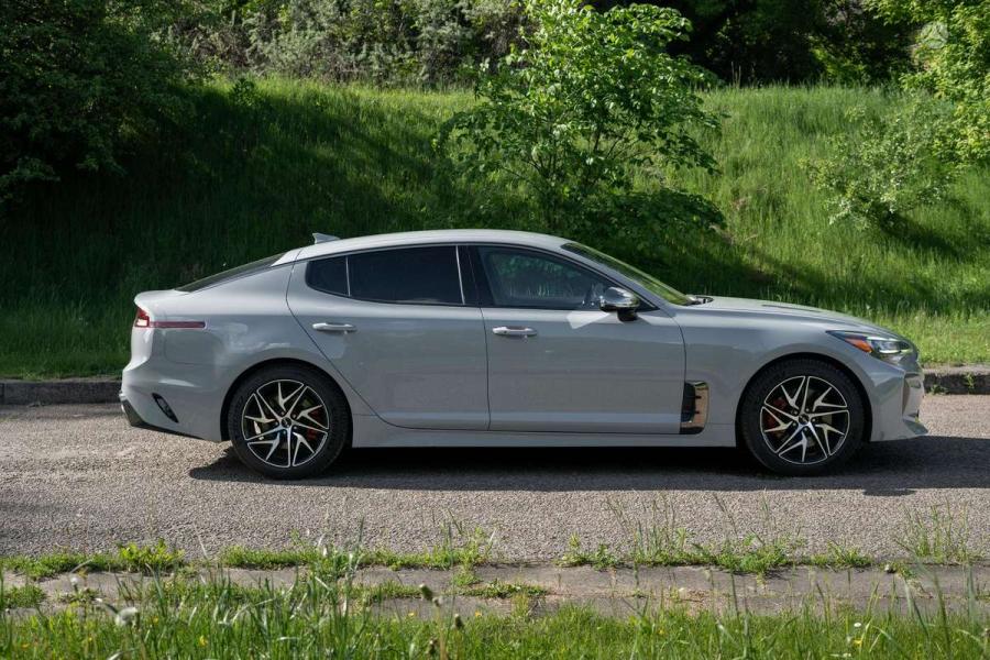 Pelēks Kia Stinger 2022 Viļņa, ar dzinēja tilpumu 2.50 L un nobraukumu 79 tūkst. km par 20000 €, foto 5 vietnē AUTOMOTO.COM.LV
