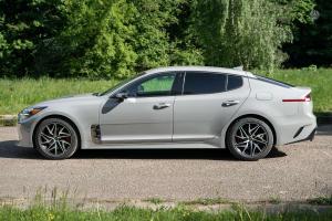 Pelēks Kia Stinger 2022 Viļņa, ar dzinēja tilpumu 2.50 L un nobraukumu 79 tūkst. km par 20000 €, foto 9 vietnē AUTOMOTO.COM.LV