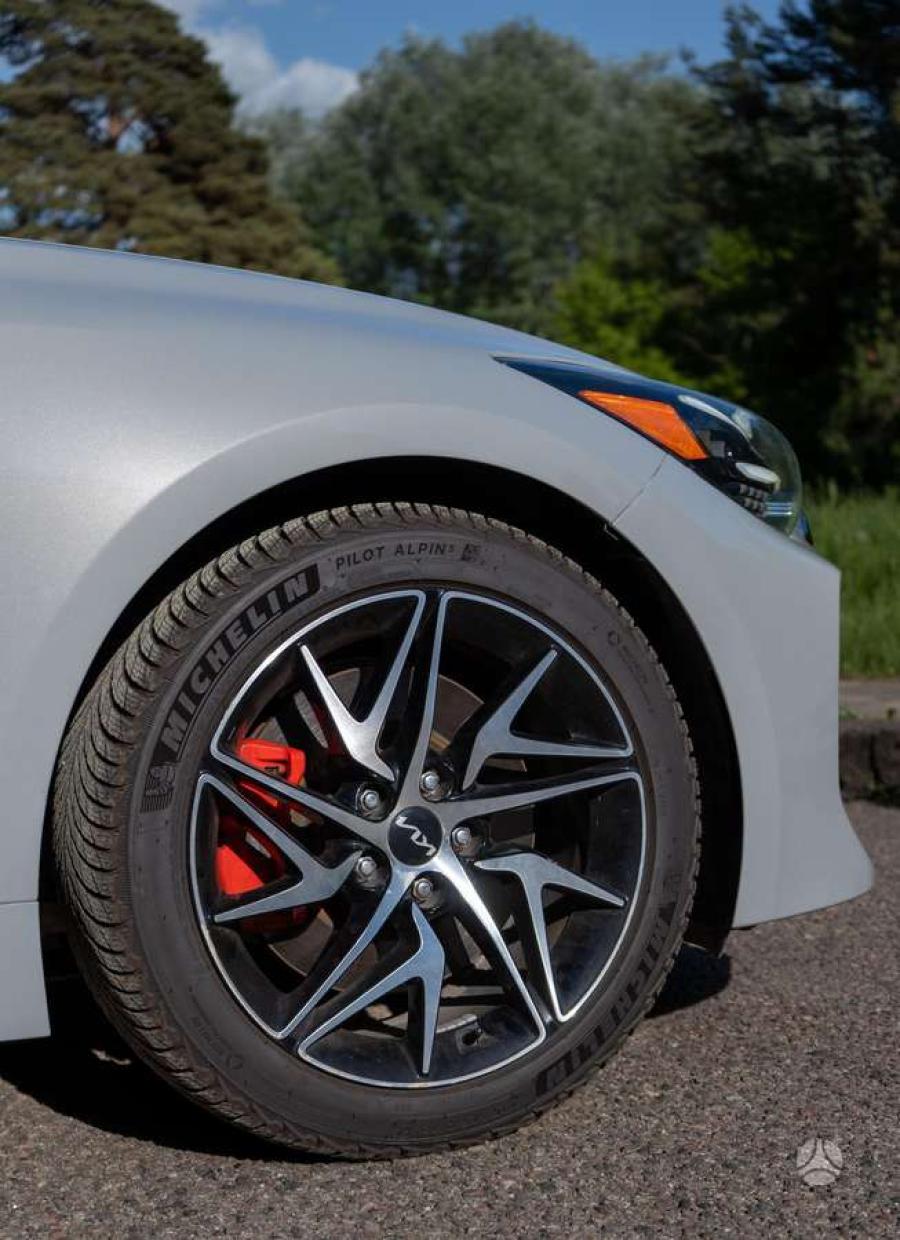 Pelēks Kia Stinger 2022 Viļņa, ar dzinēja tilpumu 2.50 L un nobraukumu 79 tūkst. km par 20000 €, foto 11 vietnē AUTOMOTO.COM.LV
