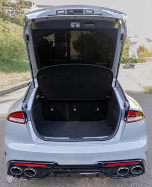 Pelēks Kia Stinger 2022 Viļņa, ar dzinēja tilpumu 2.50 L un nobraukumu 79 tūkst. km par 20000 €, foto 17 vietnē AUTOMOTO.COM.LV