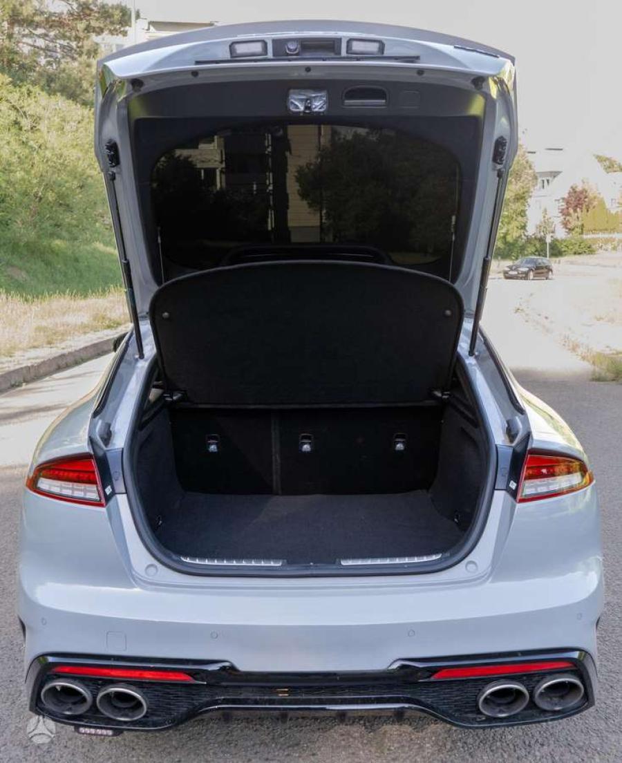 Pelēks Kia Stinger 2022 Viļņa, ar dzinēja tilpumu 2.50 L un nobraukumu 79 tūkst. km par 20000 €, foto 17 vietnē AUTOMOTO.COM.LV
