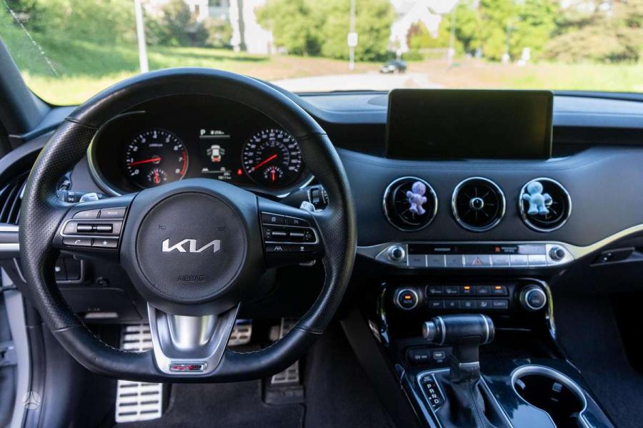 Pelēks Kia Stinger 2022 Viļņa, ar dzinēja tilpumu 2.50 L un nobraukumu 79 tūkst. km par 20000 €, foto 18 vietnē AUTOMOTO.COM.LV
