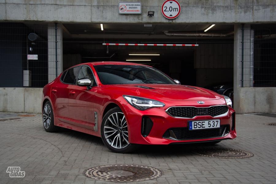 Red Kia Stinger 2017 in Vilnius, with an engine capacity of 2.20 L and mileage of 240 thousand km for 18500 €, photo 1 on AUTOMOTO.COM.LV