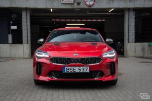 Red Kia Stinger 2017 in Vilnius, with an engine capacity of 2.20 L and mileage of 240 thousand km for 18500 €, photo 3 on AUTOMOTO.COM.LV