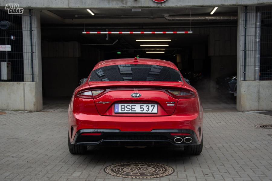 Red Kia Stinger 2017 in Vilnius, with an engine capacity of 2.20 L and mileage of 240 thousand km for 18500 €, photo 8 on AUTOMOTO.COM.LV