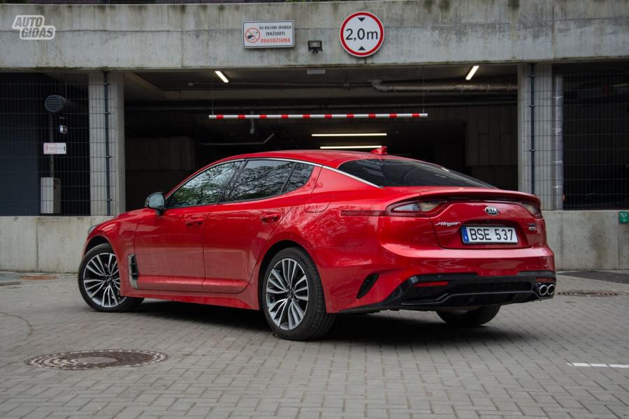 Red Kia Stinger 2017 in Vilnius, with an engine capacity of 2.20 L and mileage of 240 thousand km for 18500 €, photo 9 on AUTOMOTO.COM.LV