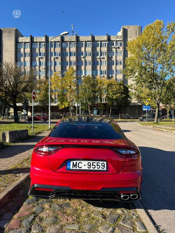 Red Kia Stinger 2018 in Liepaja, with an engine capacity of 2.20 L and mileage of 137 thousand km for 20000 €, photo 3 on AUTOMOTO.COM.LV