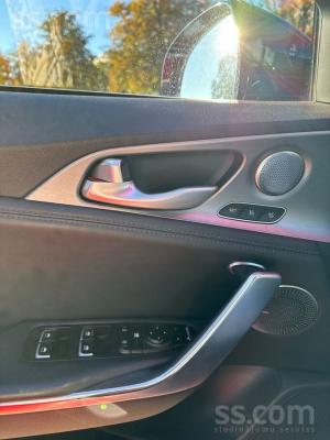 Red Kia Stinger 2018 in Liepaja, with an engine capacity of 2.20 L and mileage of 140 thousand km for 17300 €, photo 12 on AUTOMOTO.COM.LV
