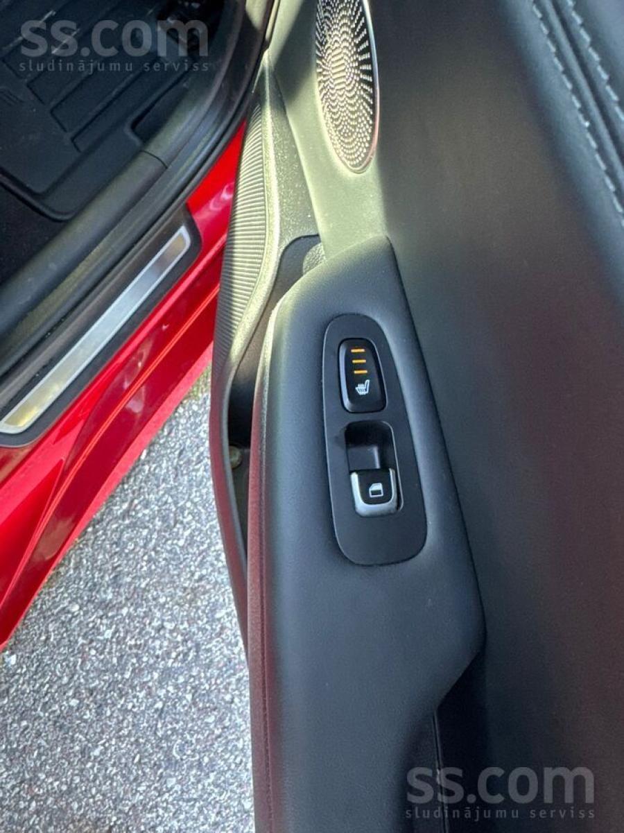 Red Kia Stinger 2018 in Liepaja, with an engine capacity of 2.20 L and mileage of 140 thousand km for 17300 €, photo 15 on AUTOMOTO.COM.LV