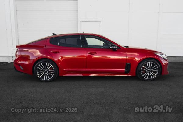 Red Kia Stinger 2018 in Tallinn, with an engine capacity of 2.20 L and mileage of 142 thousand km for 17999 €, photo 4 on AUTOMOTO.COM.LV