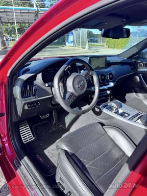 Red Kia Stinger 2020 in Tallinn, with an engine capacity of 3.30 L and mileage of 97 thousand km for 28900 €, photo 5 on AUTOMOTO.COM.LV