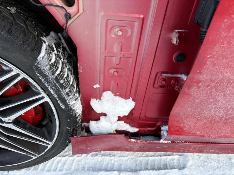 Red Kia Stinger 2023 in Riga, with an engine capacity of 3.34 L and mileage of 12 thousand km for 24426 €, photo 7 on AUTOMOTO.COM.LV