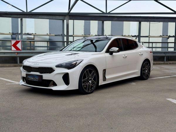 White Kia Stinger 2022 in Siauliai, with an engine capacity of 3.34 L and mileage of 86 thousand km for 20200 €, photo 1 on AUTOMOTO.COM.LV