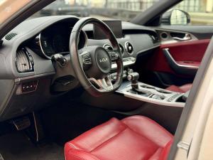 Balts Kia Stinger 2022 Šauļi, ar dzinēja tilpumu 3.34 L un nobraukumu 86 tūkst. km par 20200 €, foto 8 vietnē AUTOMOTO.COM.LV