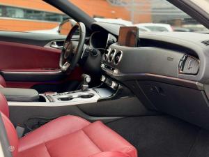 Balts Kia Stinger 2022 Šauļi, ar dzinēja tilpumu 3.34 L un nobraukumu 86 tūkst. km par 20200 €, foto 9 vietnē AUTOMOTO.COM.LV