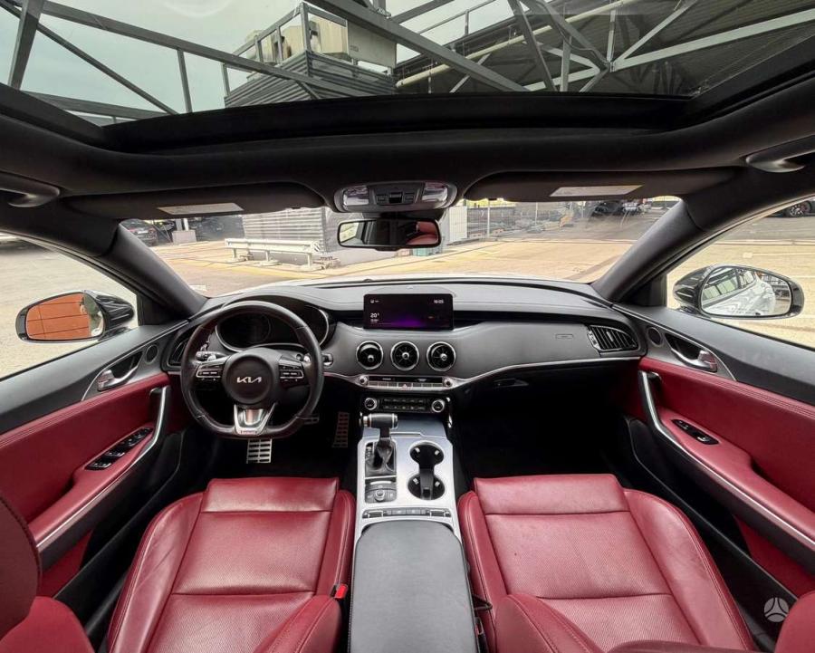 Balts Kia Stinger 2022 Šauļi, ar dzinēja tilpumu 3.34 L un nobraukumu 86 tūkst. km par 20200 €, foto 10 vietnē AUTOMOTO.COM.LV