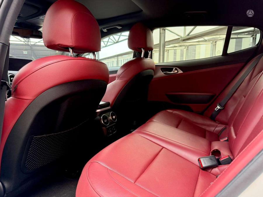 Balts Kia Stinger 2022 Šauļi, ar dzinēja tilpumu 3.34 L un nobraukumu 86 tūkst. km par 20200 €, foto 13 vietnē AUTOMOTO.COM.LV