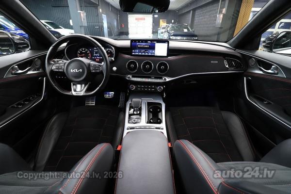 White Kia Stinger 2023 in Tallinn, with an engine capacity of 3.30 L and mileage of 28 thousand km for 39995 €, photo 7 on AUTOMOTO.COM.LV