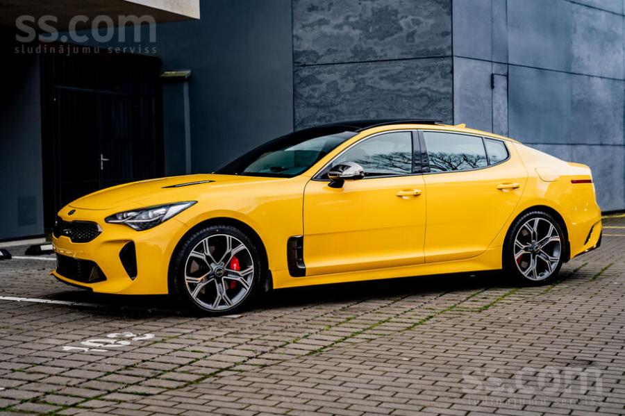 Yellow Kia Stinger 2018 in Tallinn, with an engine capacity of 3.30 L and mileage of 93 thousand km for 24999 €, photo 8 on AUTOMOTO.COM.LV