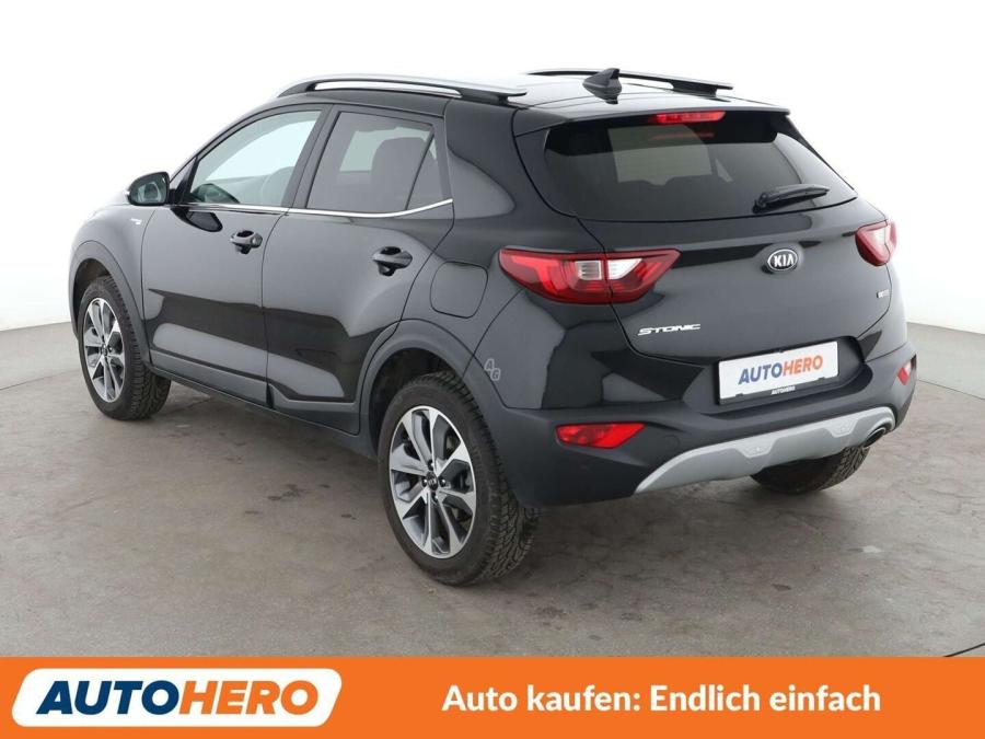 Black Kia Stonic 2019 in Kaunas, with an engine capacity of 1.00 L and mileage of 16 thousand km for 22081 €, photo 4 on AUTOMOTO.COM.LV