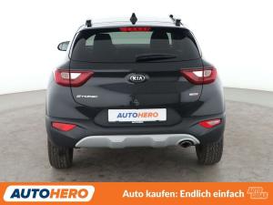 Black Kia Stonic 2019 in Kaunas, with an engine capacity of 1.00 L and mileage of 16 thousand km for 22081 €, photo 5 on AUTOMOTO.COM.LV