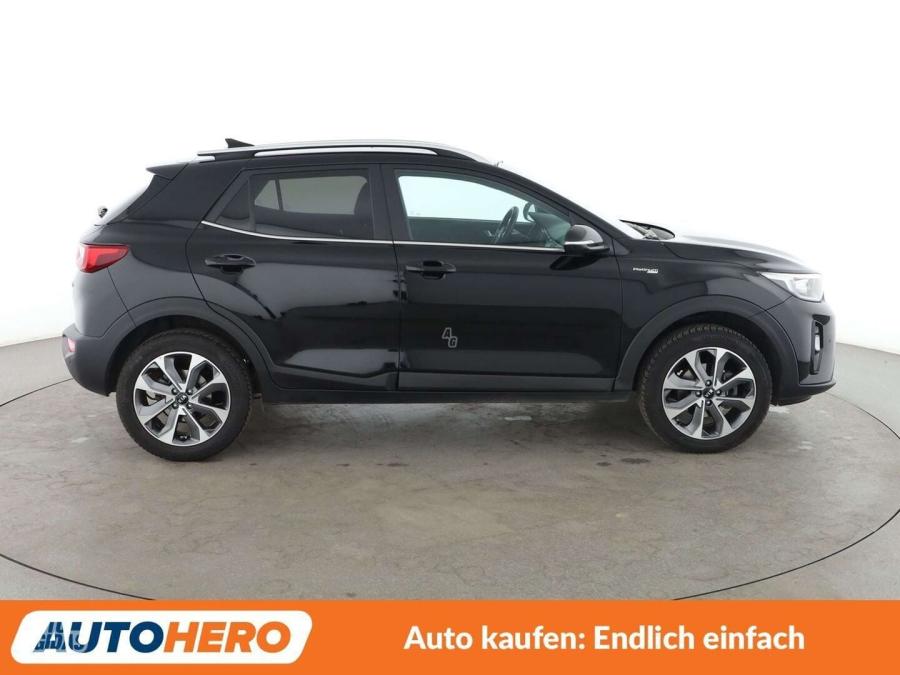 Black Kia Stonic 2019 in Kaunas, with an engine capacity of 1.00 L and mileage of 16 thousand km for 22081 €, photo 7 on AUTOMOTO.COM.LV