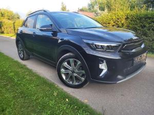Black Kia Stonic 2024 in Vilkaviskis, with an engine capacity of 1.00 L and mileage of 30 thousand km for 16600 €, photo  on AUTOMOTO.COM.LV