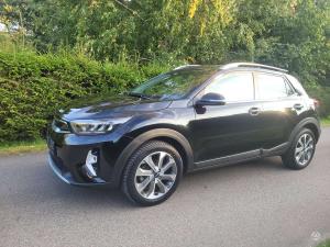 Black Kia Stonic 2024 in Vilkaviskis, with an engine capacity of 1.00 L and mileage of 30 thousand km for 16600 €, photo 3 on AUTOMOTO.COM.LV