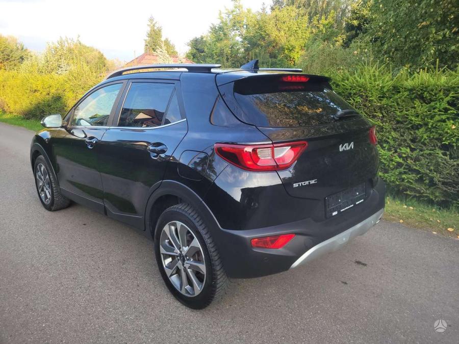 Black Kia Stonic 2024 in Vilkaviskis, with an engine capacity of 1.00 L and mileage of 30 thousand km for 16600 €, photo 5 on AUTOMOTO.COM.LV