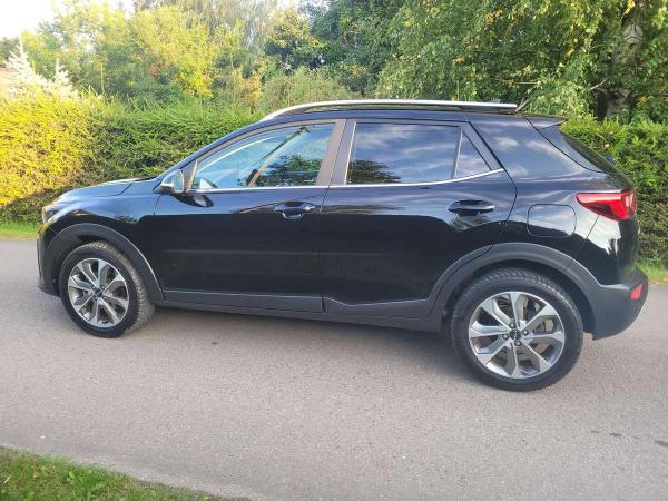Black Kia Stonic 2024 in Vilkaviskis, with an engine capacity of 1.00 L and mileage of 30 thousand km for 16600 €, photo 7 on AUTOMOTO.COM.LV