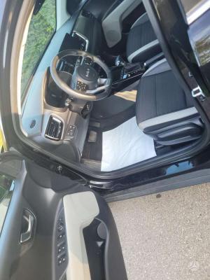 Black Kia Stonic 2024 in Vilkaviskis, with an engine capacity of 1.00 L and mileage of 30 thousand km for 16600 €, photo 10 on AUTOMOTO.COM.LV