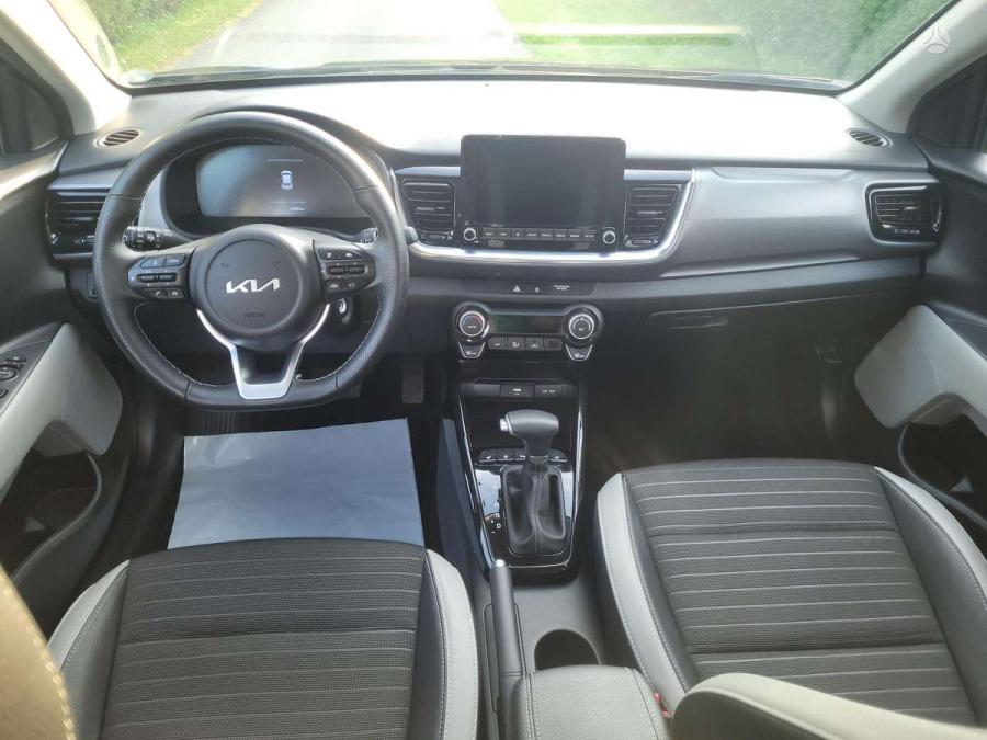 Black Kia Stonic 2024 in Vilkaviskis, with an engine capacity of 1.00 L and mileage of 30 thousand km for 16600 €, photo 16 on AUTOMOTO.COM.LV
